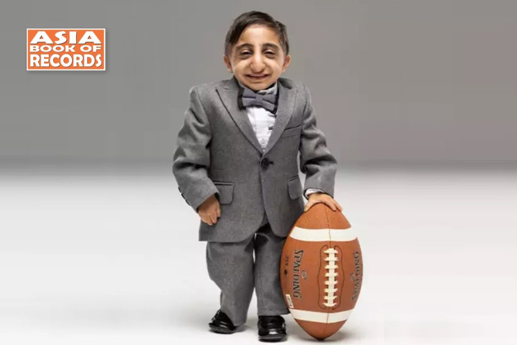 Shortest living man - Asia Book of Records