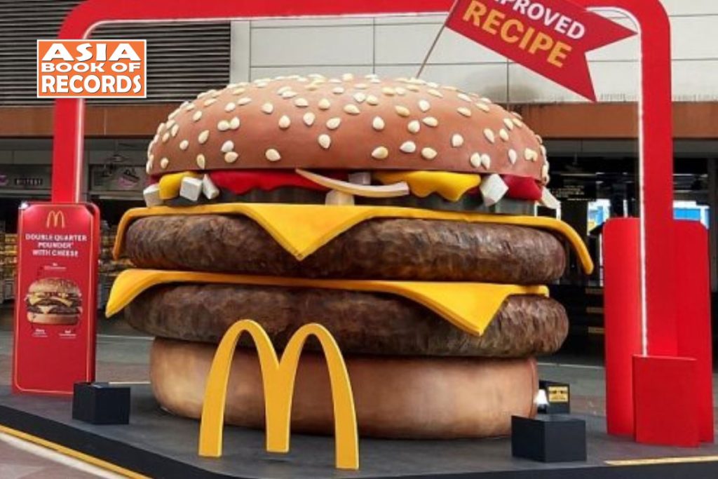 Largest hamburger sculpture - Asia Book of Records