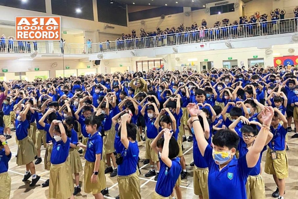 Largest mass Cimo Cimo dance - Asia Book of Records