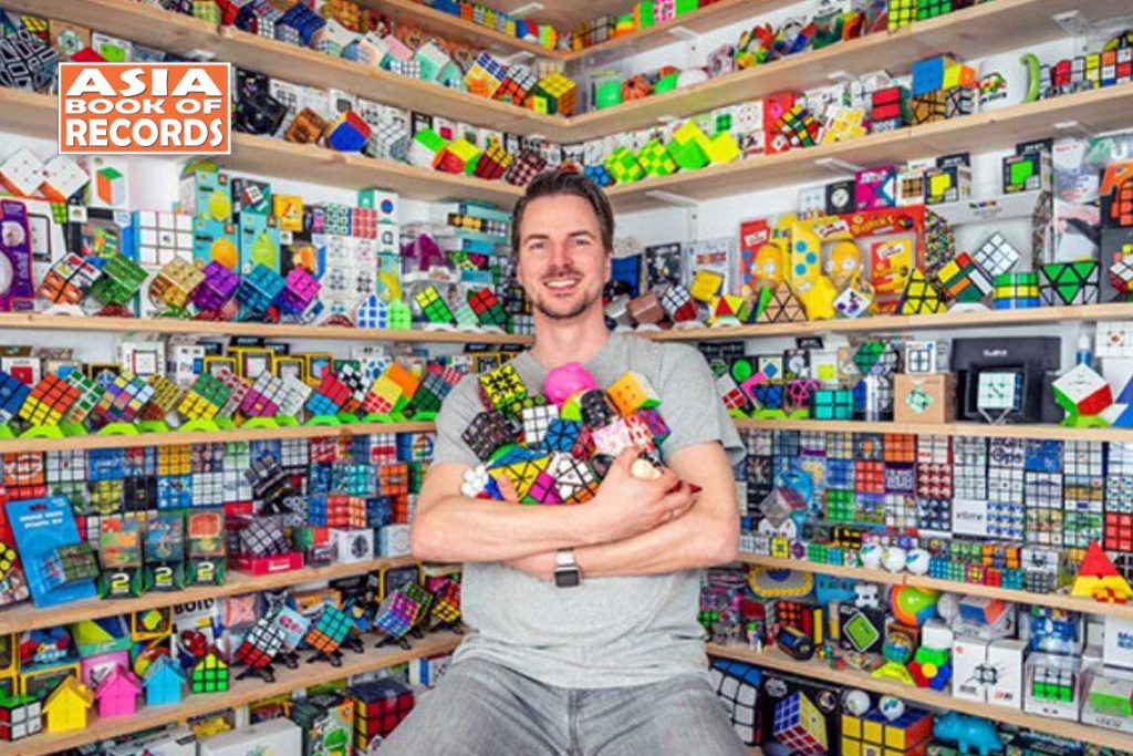 Largest collection of rotating puzzles in the world - Asia Book of Records