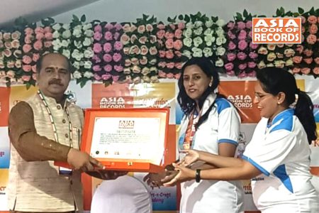 Maximum artists exhibited their art work under single roof - Asia Book ...