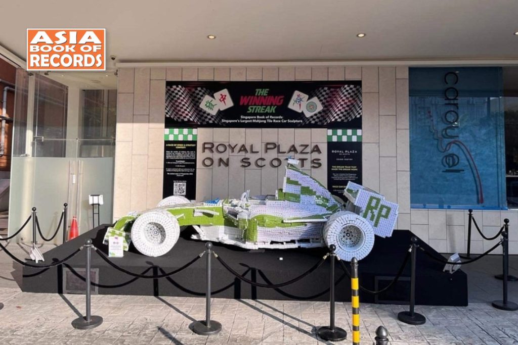 Largest car sculpture made of mahjong tiles - Asia Book of Records