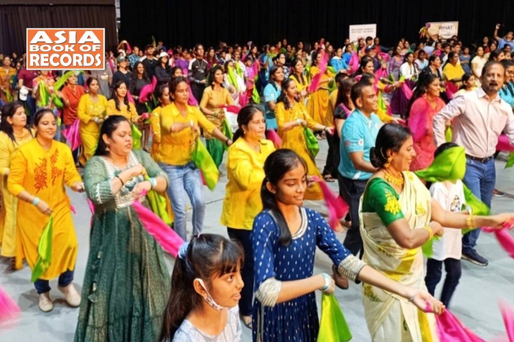 Largest mass Oyilattam dance - Asia Book of Records
