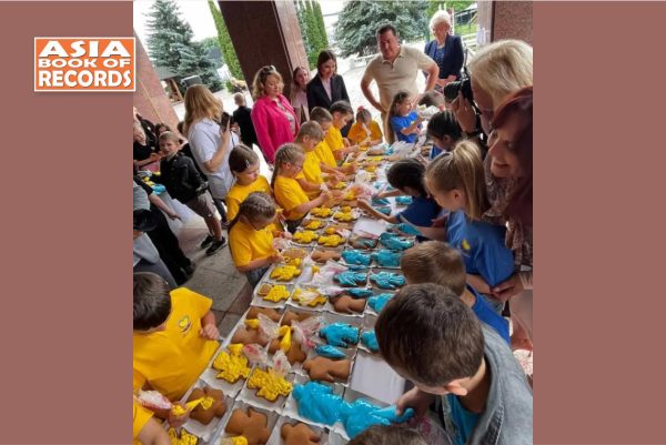 Largest number of cookies decorated by children in an hour - Asia Book ...